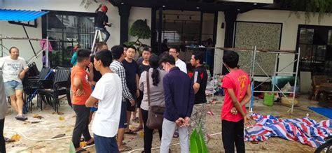 អាជ្ញាធរក្រុងព្រះសីហនុចុះរុះរើសយីហោភោជនីយដ្ឋាន ទ្វារមាស ដែលប្រើពាក្យពេចន៍មិនសមរម្យ Khmernote