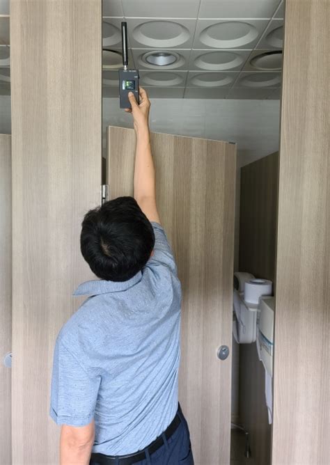 학교 女 화장실에 몰카 설치한 男 교사 입건…직위해제