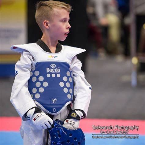 پسران تکواندو کار