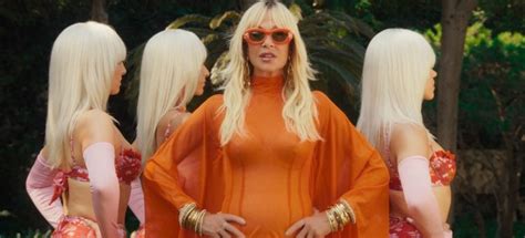 ΔΡΟΜΟΣ 89 8 Η ΆΝΝΑ ΒΙΣΣΗ ΜΑΣ ΤΑΞΙΔΕΥΕΙ ΣΤΗΝ ΙΤΑΛΙΑ ΜΕ ΗΧΟ ΚΑΙ ΕΙΚΟΝΑ ΔΙΕΘΝΩΝ ΠΡΟΔΙΑΓΡΑΦΩΝ