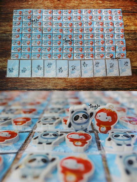 冰墩墩橡皮擦冰墩墩和雪容融橡皮大山谷图库