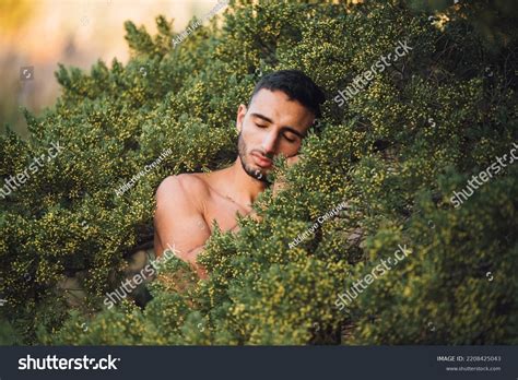 263 374件のはだかおとこの画像写真素材ベクター画像 Shutterstock