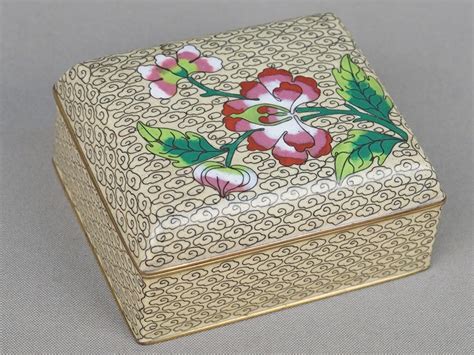 Шкатулка металл эмаль клуазоне длина 7 5см высота 4 5см Китай середина Xx века