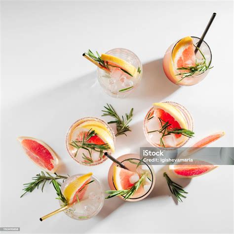 자 몽과 로즈마리 칵테일 봄과 여름에 딱 맞는 상쾌한 무알코올 음료 0명에 대한 스톡 사진 및 기타 이미지 0명 Gin Tonic 감귤류 과일 Istock