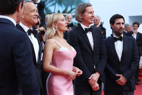 توم هانكس وسكارليت جوهانسون في العرض الأول لفيلم Asteroid City Et