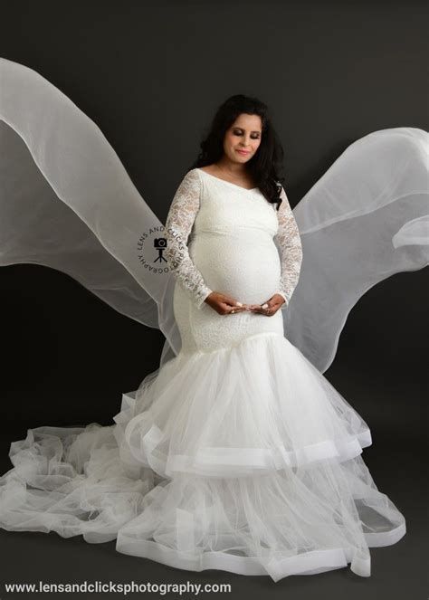 Pin By Kavinilavu On Maternity Shoot Dresses Maternity Shoot Dresses