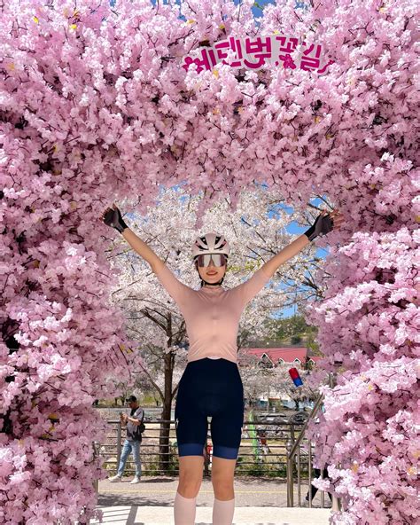 자전거타는여자 소블리 자덕 다가오는 봄에 데이딩 갈래요 🌸 자전거 타고 운동하면서 올 시즌에는 얼마나 더 재밌는 일을 하고 다양한 경험을 하고 건강하게 성장할 수