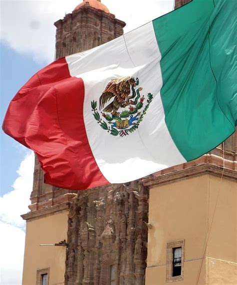 Mexico Flag Design History And Symbolism Of National Emblem