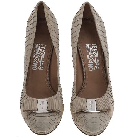 Salvatore Ferragamo Beige Python Vara Bow Platform Pumps Size 385 For Sale At 1stdibs