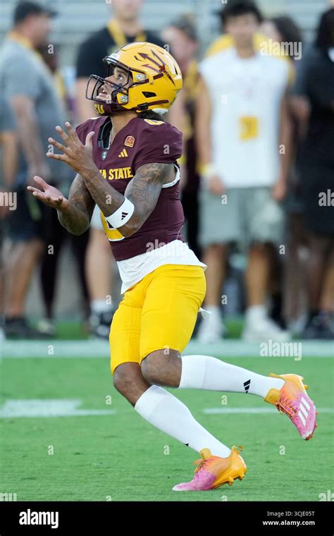 Arizona State Wide Receiver Jordyn Tyson Warms Up Prior To An Ncaa