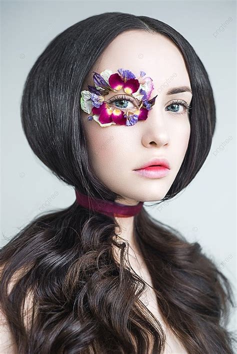 꽃 판타지 소녀 초상화 여름 요정 초상화 긴 머리로 장식 된 밝은 화장과 아름 다운 여자의 예술 패션 초상화 사진 배경 및 무료 다운로드를위한 그림 Pngtree