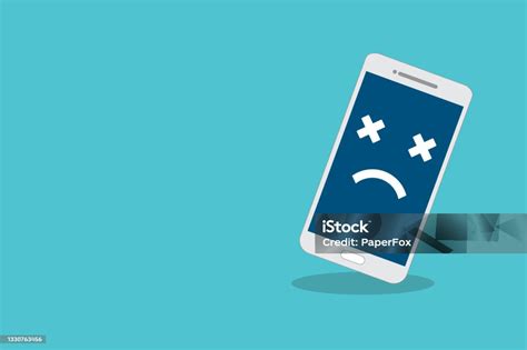 슬픈 미소와 깨진 스마트 폰 깨진 전화 서비스 복구 및 수리 개념 기호 상단 보기 복사 공간 부서짐에 대한 스톡 벡터 아트 및