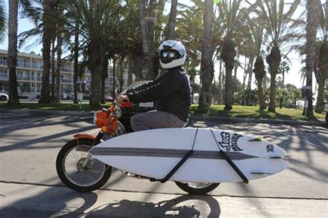 블랙 알루미늄 서핑 보드화물 자동차 의 고품질 블랙 알루미늄 서핑 보드화물 자동차