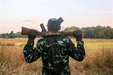 စစ်ကိုင်း နဲ့ ချင်းအပါအဝင် တိုင်းနဲ့ပြည်နယ် ၈ခုက ၃၇မြို့နယ်ကို စစ်အုပ်ချုပ်ရေးကြေညာ Bbc News မ