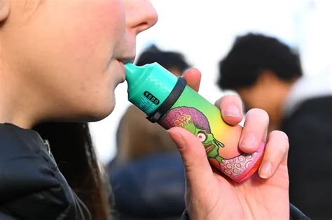 En Vogue Malgré Les Dangers De Dépendance Les Puffs Font Un Tabac