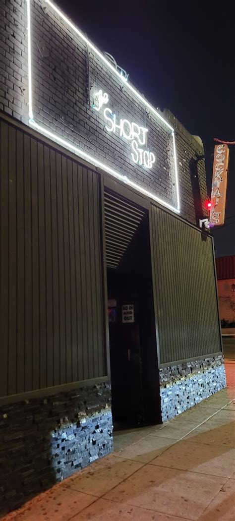 Short Stop Bar In Los Angeles Craft Beers And Signature Cocktails