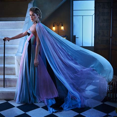 Selma Blair Vanity Fair Oscar Party Portrait February 2019 • Celebmafia