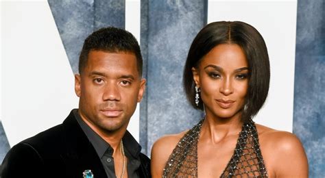 Russell Wilsons Wife Blasted For Showing Up Oscars Party Naked