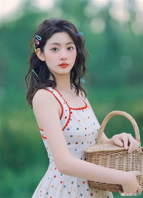 Yanxi Palace Producer Yu Zheng Slammed For Telling Actress Who Weighs