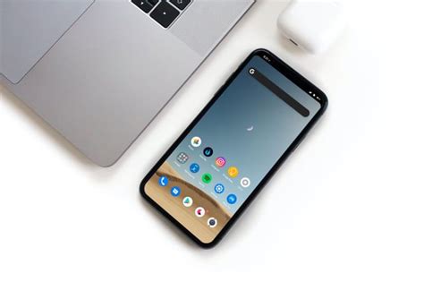 how similar are react and react native r reactnative