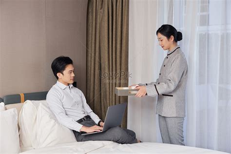 출장 비즈니스맨 호텔 룸서비스 체험 사진 무료 다운로드 Lovepik