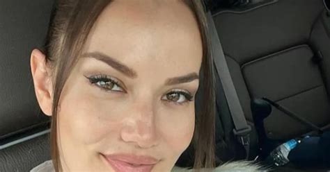 Fahriye Evcen Son Pozlarıyla Sosyal Medyayı Salladı Bursa Hakimiyet
