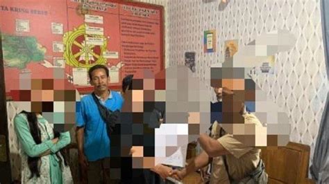 Selingkuh Di Siang Bolong Pria Ini Tertangkap Basah Tiduri Istri Orang