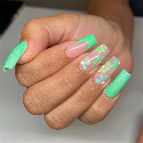 30 Beautiful Green Nail Designs You Should Totally Try This Summer