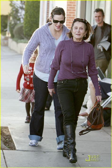 Photo Jennifer Garner Sex Therapist Holly Hei Photo