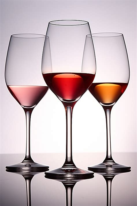 Vinolis Equivalto Red Wine Glasses Pair Background Wallpaper Image For Free Download Pngtree