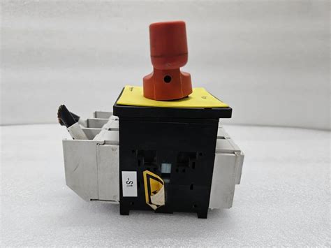 Schneider Electric Iec En 60947 3 Disconnect Switch At ₹ 1000 Piece Bhavnagar Id 2855867623262
