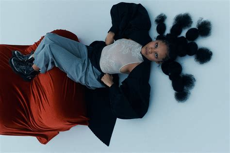 Aeon Models Aisha