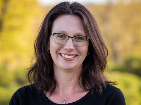 Social Media ‘reshaping Brains Warns Qld Neuroscientist Susannah Tye