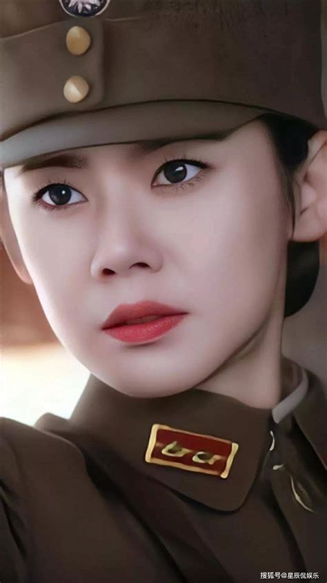 军装女神美照，气质唯美，自信从容，美丽大方 搜狐大视野 搜狐新闻