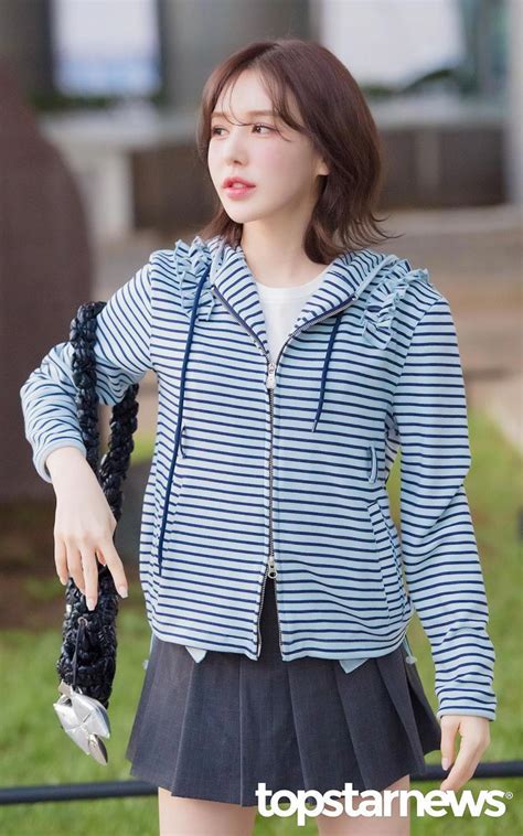 레드벨벳 웬디 ‘예쁜데 성격 털털한 선배 재질 웬디의 영스트리트 출근길 [hd포토]