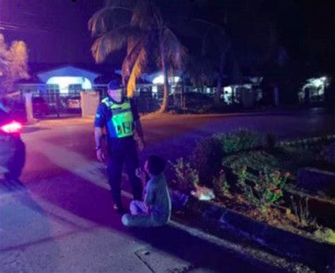 Foreigner Nabbed For Loitering Suspicious Behaviour In Front Of Matang