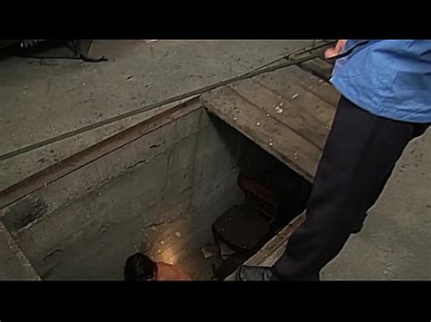 Salope Usages Partie Elle Prend Une Douche Dor E Puis Son Ma Tre L Attache Et Il La Baise