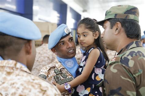 ලෙබනනයේ සාම සාධක කටයුතුවල සිටි නිලධාරීන් 97ක් දිවයිනට ඡායාරූප Dasatha Lanka News