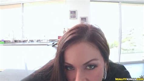 Kendra Showcases Her Stunning Ass