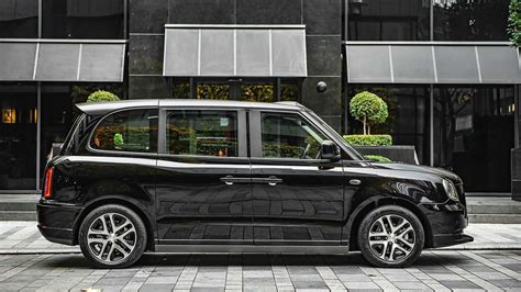 کان دیزان؛ این تاکسی لندنی 121 هزار دلار قیمت دارد عکس