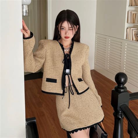 위드포에버 봄신상세트 블랙라인 포인트 랩리본 라이트브라운 크롭 트위드자켓 하이웨스트 미니스커트 투피스 셋업 봄하객룩 가을투피스 결혼식 상견례 데이트 여친룩 캠퍼스 데일리