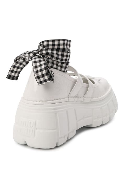 Женская белая кожаные туфли Miu Miu — купить в интернет магазине ЦУМ арт 5f691d Ml3 F0009 085