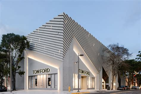 Arandalasch Adds Pleated Concrete Facade To Tom Ford Store