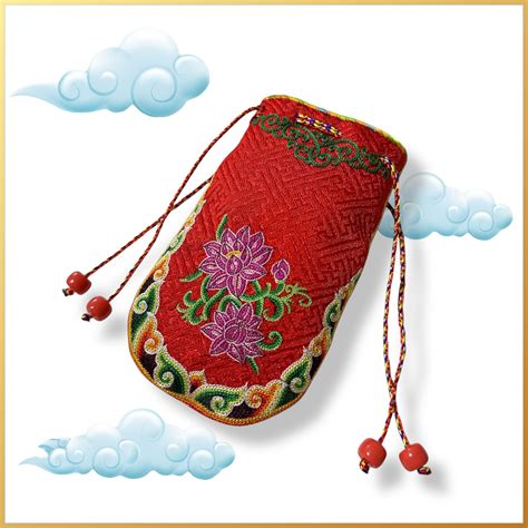 Нараагын гар бүтээл Япон торгон дээр гараар зүү ороон шагласан