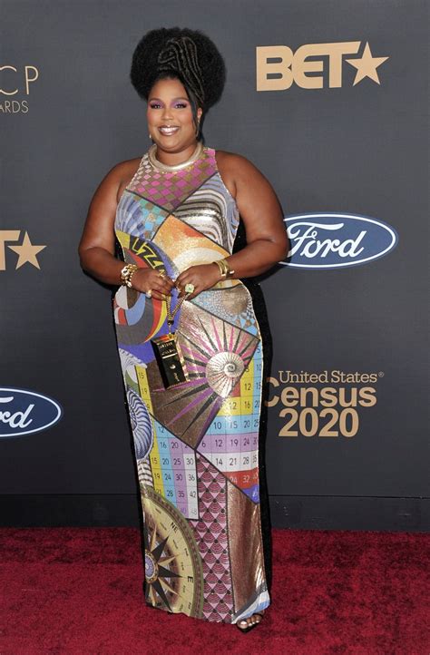 Lizzo Has Great Style See Photos Of The Singers Best Outfits