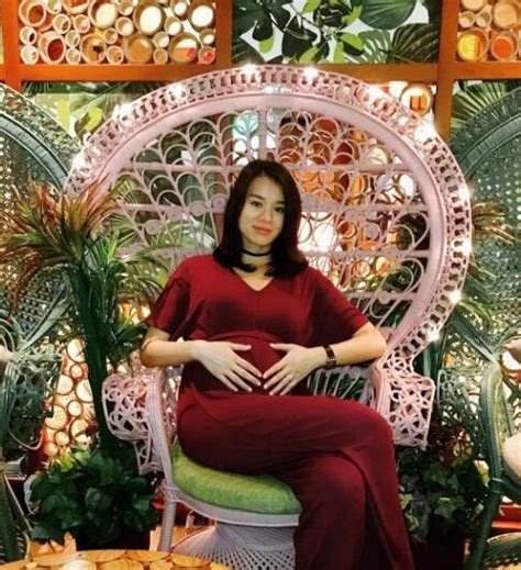 胡杏兒挺孕肚出席活動，散發出母性光輝 每日頭條