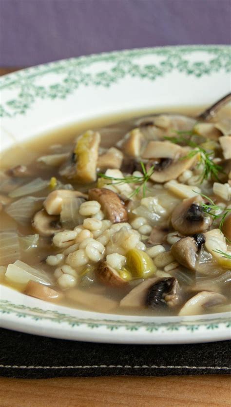 מרק פטריות וגריסי פנינה