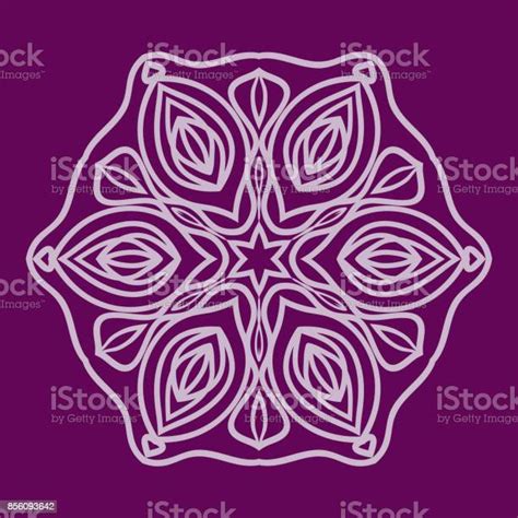 보라색 색상 라운드 민족 패턴입니다 만다라 장식입니다 레이스 눈송이입니다 벡터 일러스트 레이 션 0명에 대한 스톡 벡터 아트 및 기타 이미지 Istock