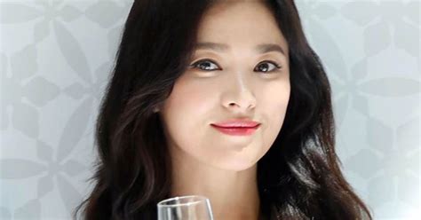 송혜교 중국서 화장품 광고행사…파경 후 첫 근황