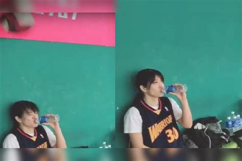 小伙故意在女神面前运球炫技不料一球差点把女神脸砸毁容 篮球 运动 女神 运球 篮球